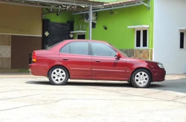 Mobil Tahun 2000an Yang Paling Irit - PinterMekanik