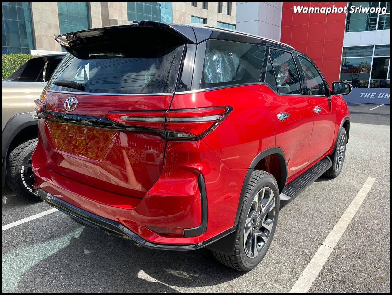 Toyota Fortuner Merah - PinterMekanik