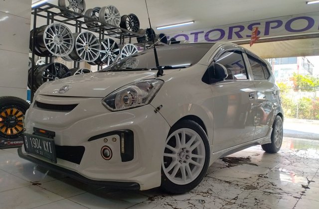 Modifikasi Mobil Ayla Putih - PinterMekanik