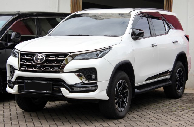 Toyota Fortuner 2.8 - PinterMekanik