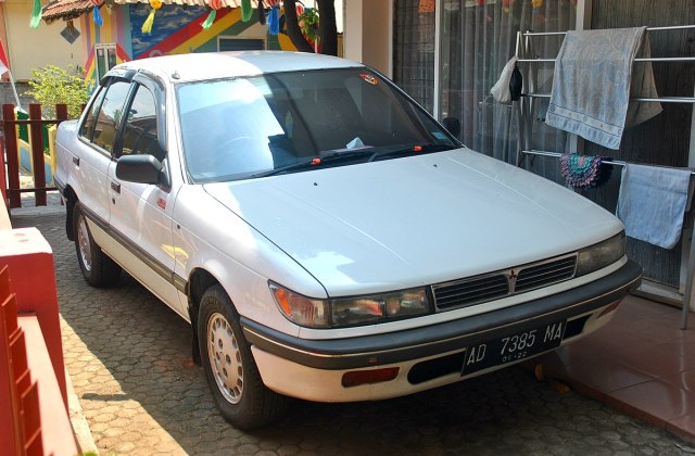 Mobil Sedan Mitsubishi Dangan - PinterMekanik